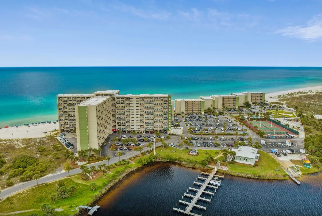 Pinnacle Port - Beach Getaways